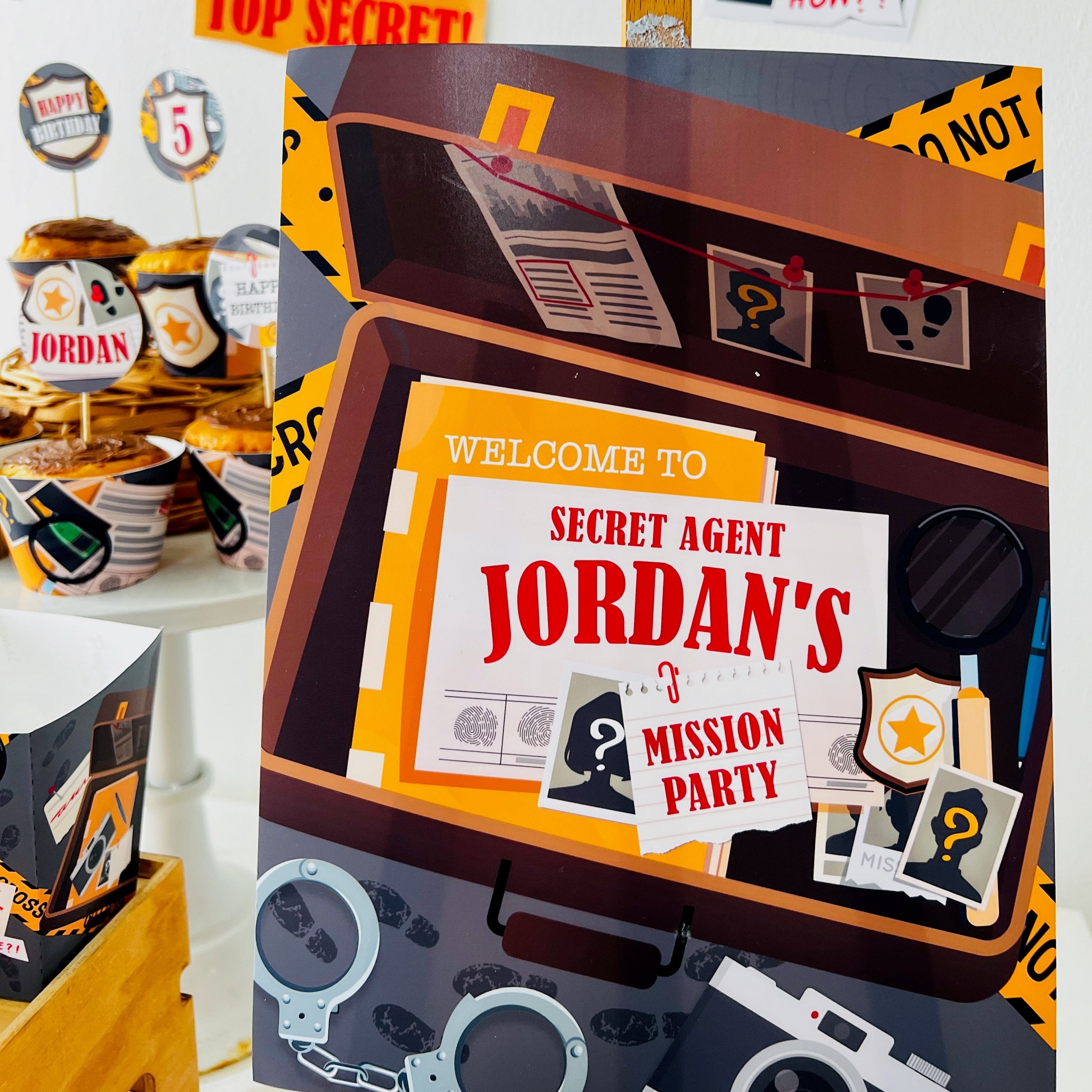 Detective Welcome Sign | Pigsy Party Decoration – PigsyParty